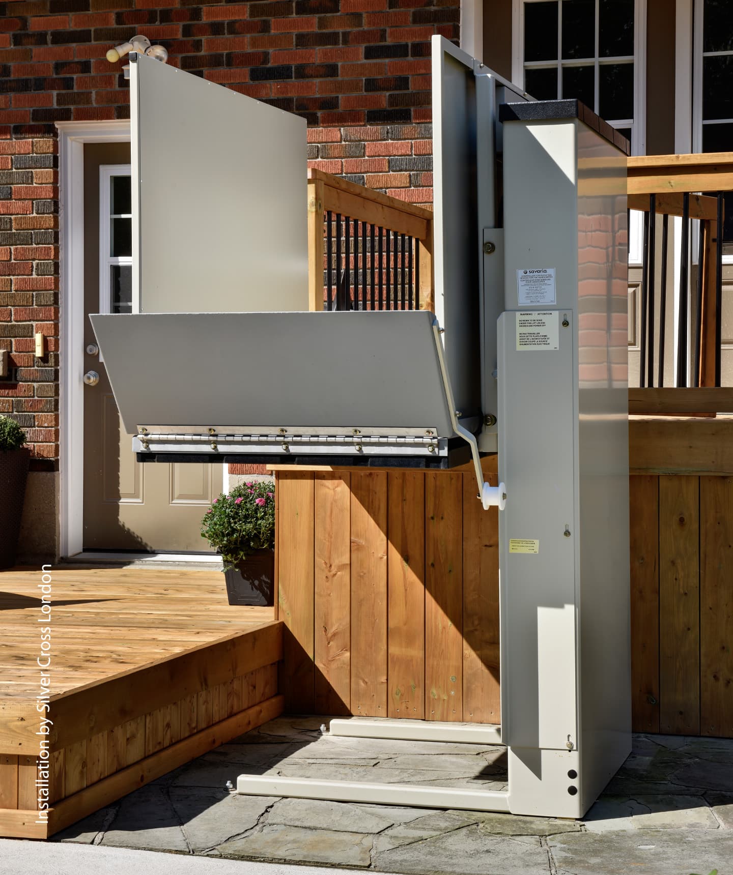 Multilift unenclosed wheelchair lift
